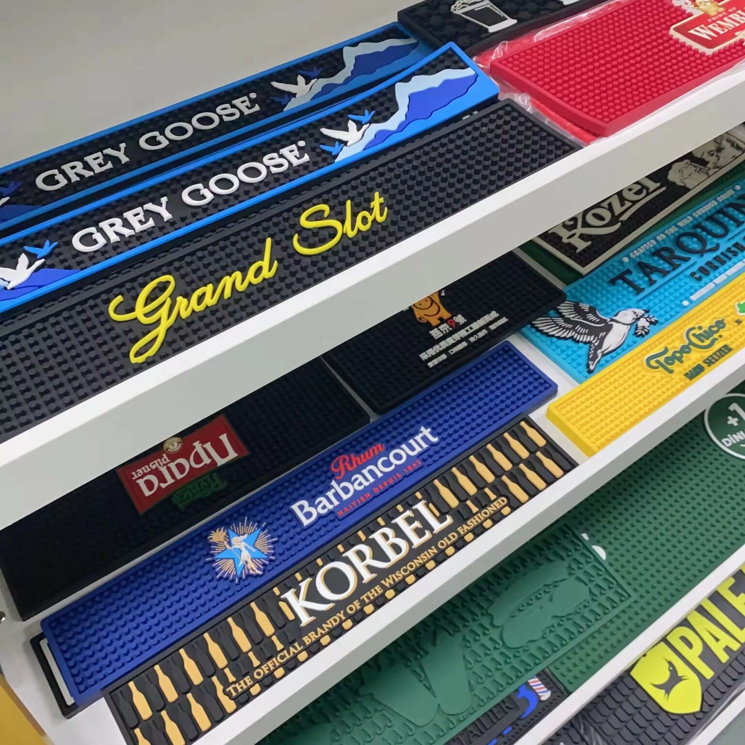 The difference between silicone bar mat and PVC bar mat