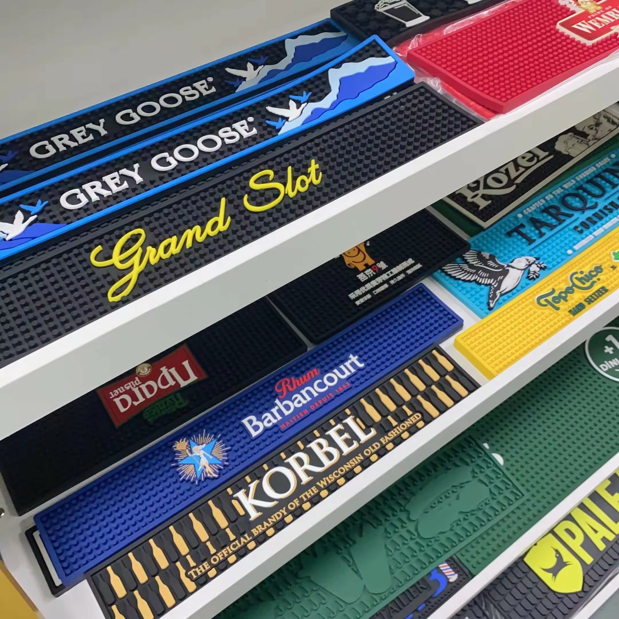 The difference between silicone bar mat and PVC bar mat